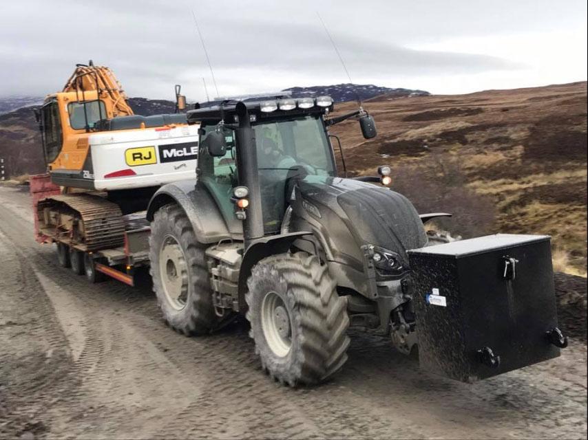 Contracting on the edge with Valtra